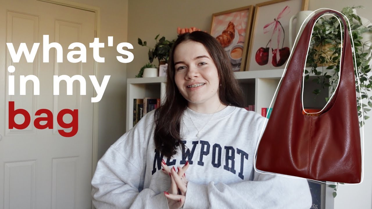 What's In My Bag (Post-Grad Edition) | Felicity Taylor - YouTube