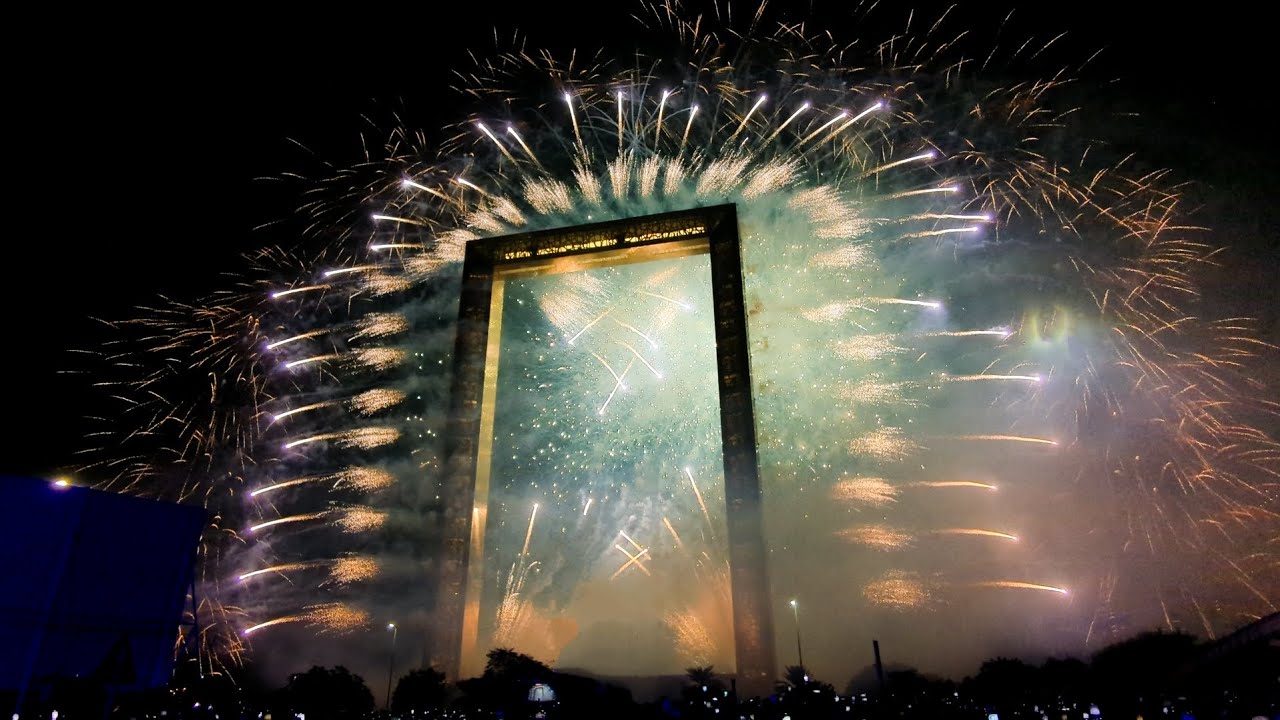 Dubai Frame Fireworks 2025 - YouTube