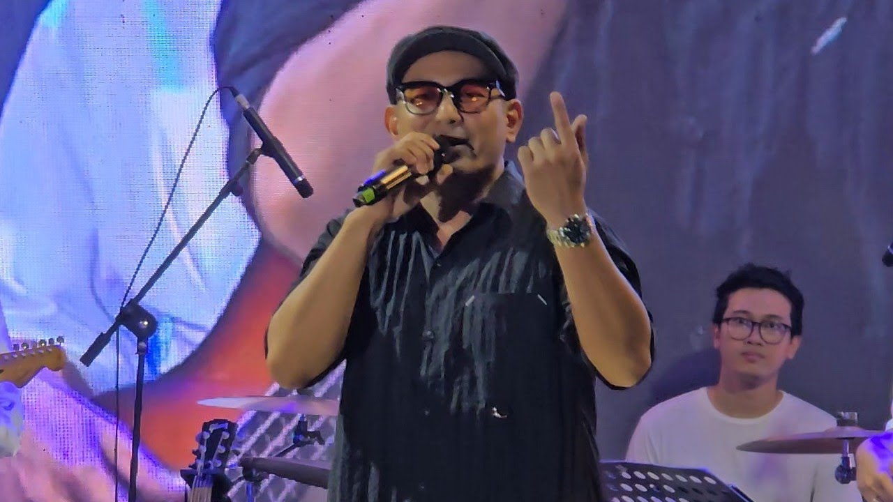RIO FEBRIAN live at Konser Amal 100 Musisi Heal Sumatra, T Space ...