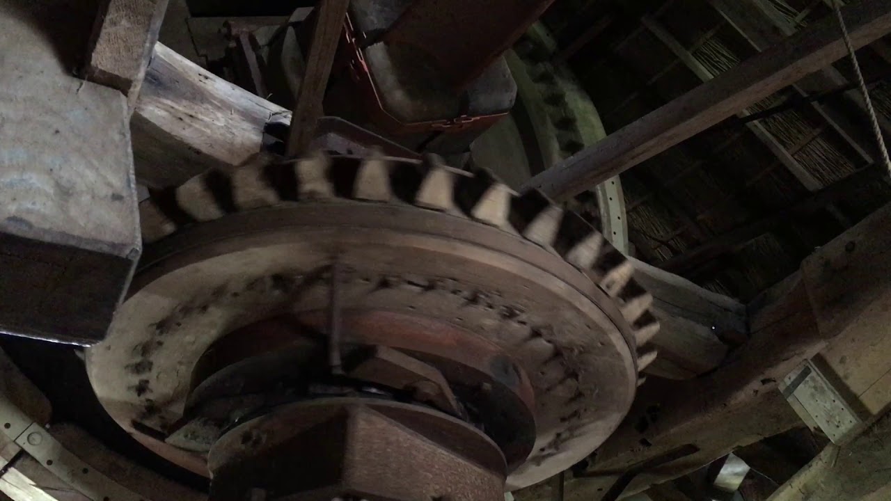 Main drive gears of a Dutch windmill - YouTube