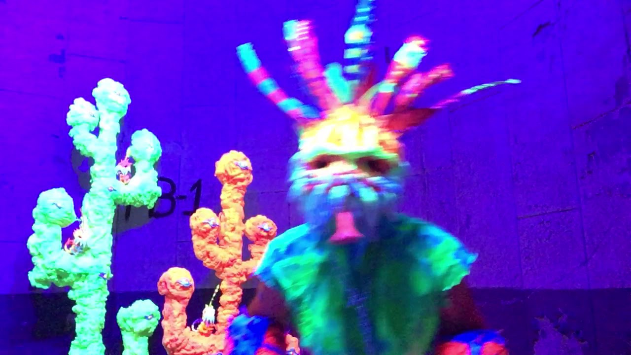 in the alien cage - YouTube