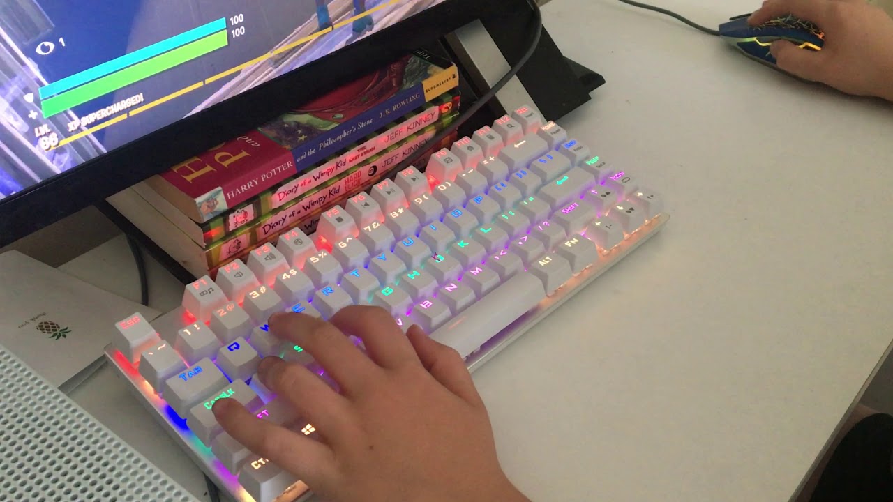 Keyboard cam 506868 creative - YouTube