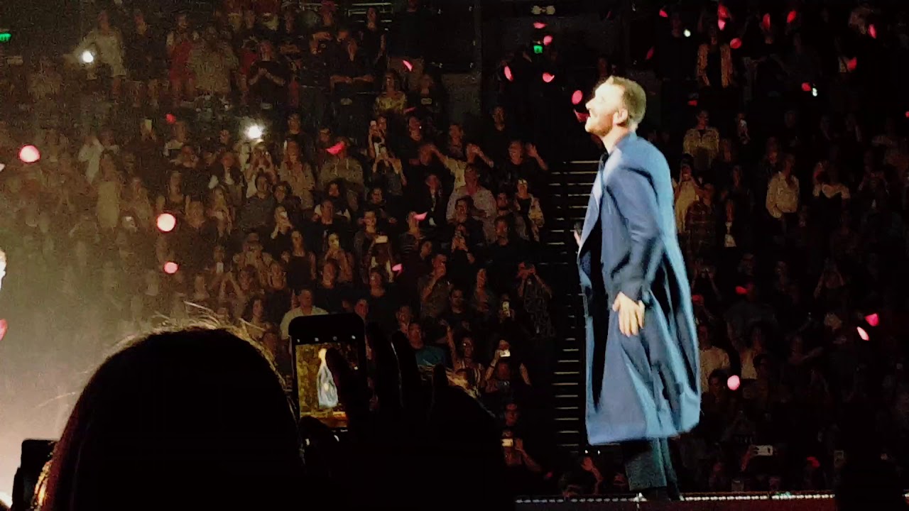 Stay with Me.. Live Sam Smith at Auckland Spark Arena - YouTube