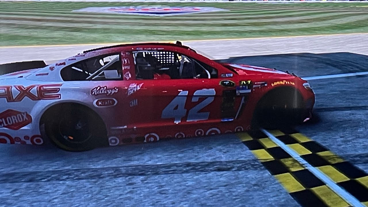 Kyle Larson #42 Target racing at Chicagoland - YouTube