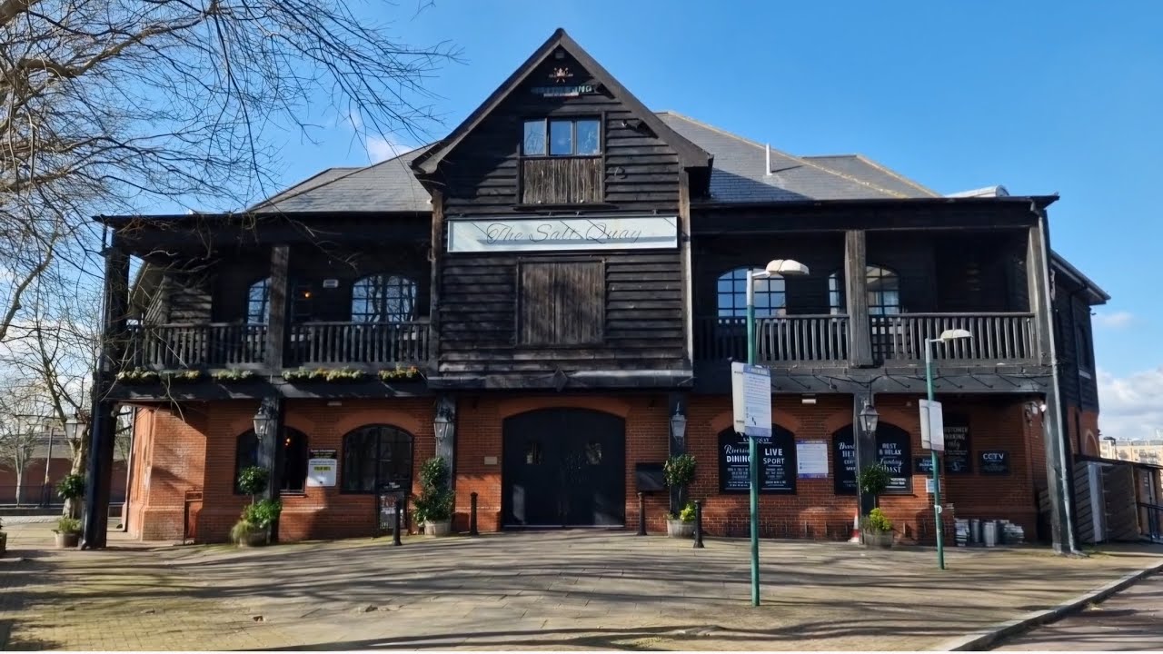 The Salt Quay Pub, on Rotherhithe Street. Tour & brief history = Short ...