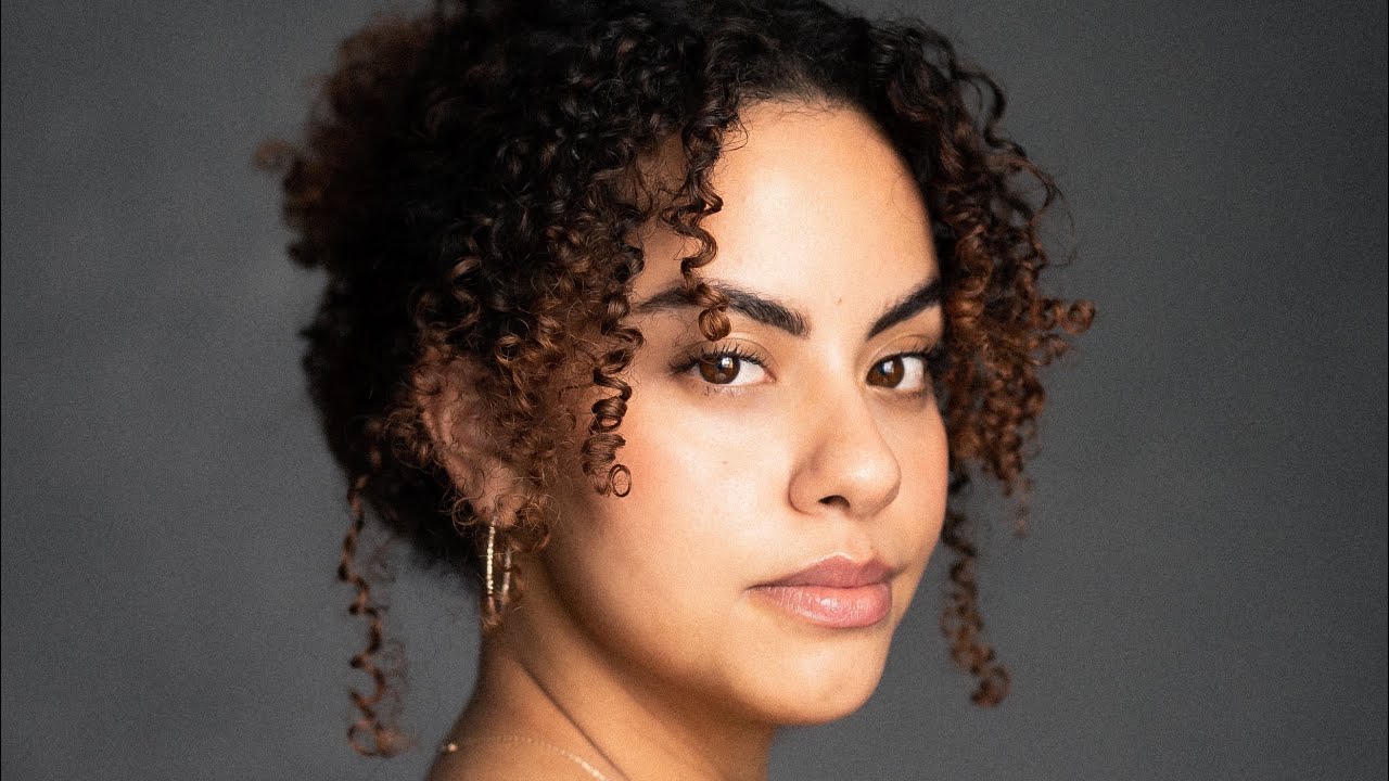 Nicole Castillo-Mavromatis - Professional Profile, Photos on Mandy