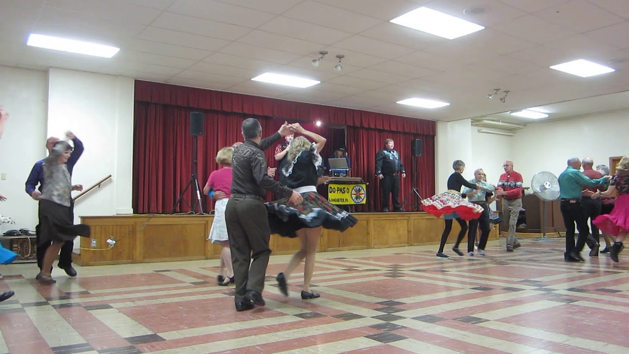 35 SCOTT & SHAWN BROWN WITH LISA MINTON SING/CALL "BEACH BABY" SQUARE ...