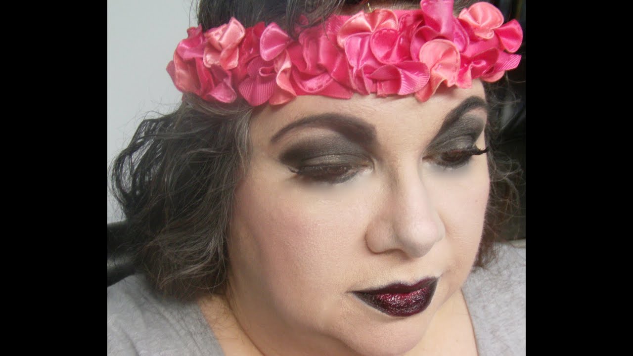 Roaring 20s makeup look tutorial - YouTube
