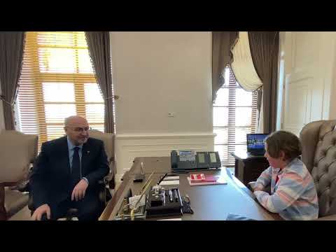 İZMİR DEPREMİ’NİN ‘AYDA BEBEK’İ, İZMİR VALİSİ KÖŞGER’İ ZİYARET ETTİ