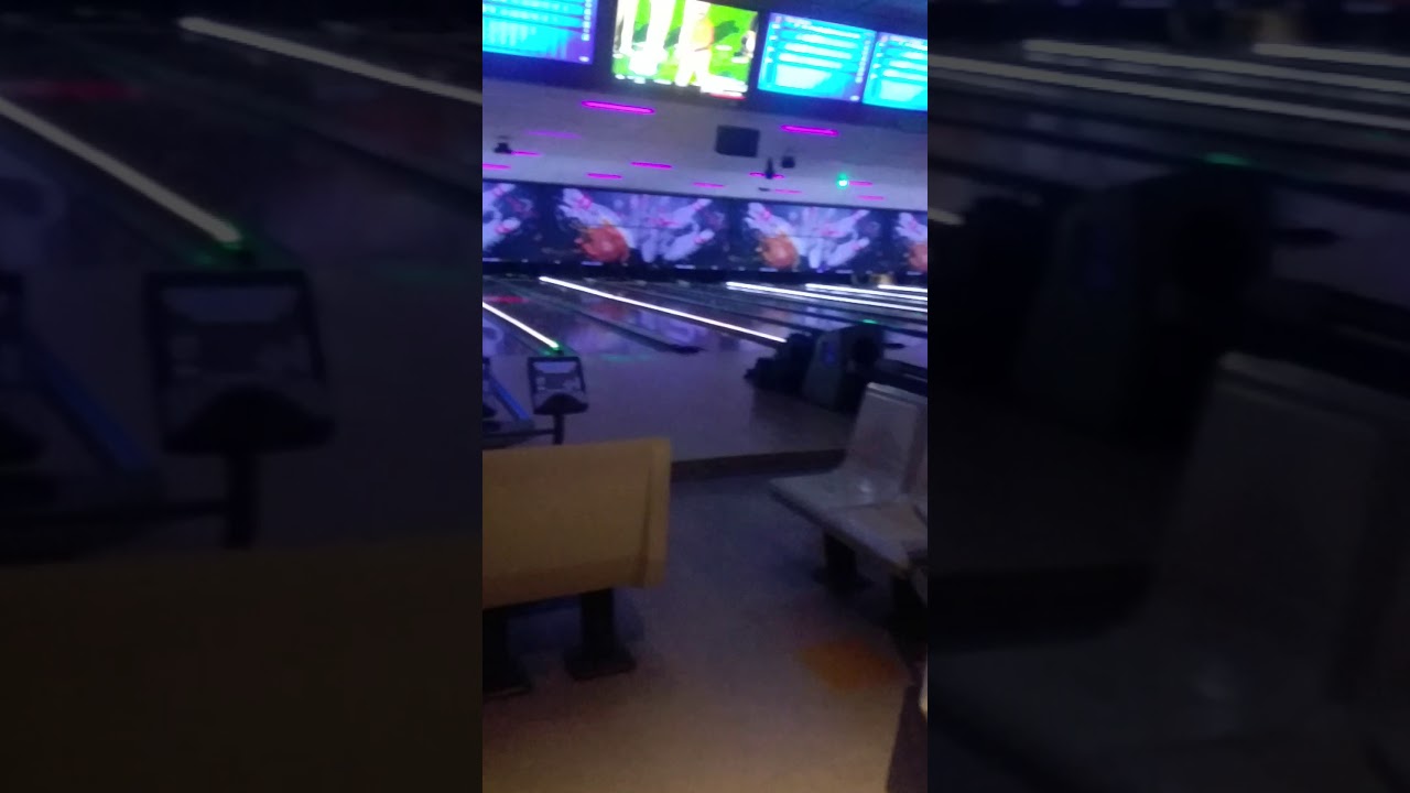 Royal lanes - Cosmic bowling - YouTube