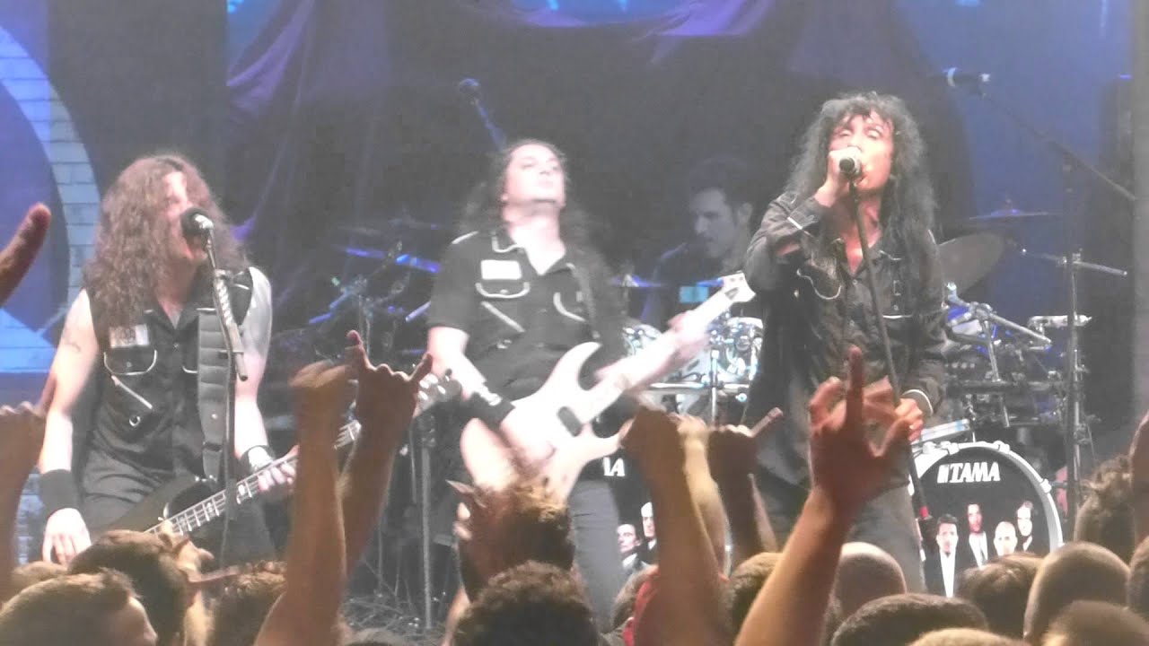 Anthrax - Indians Live - Montreal 09/18/2015 - YouTube