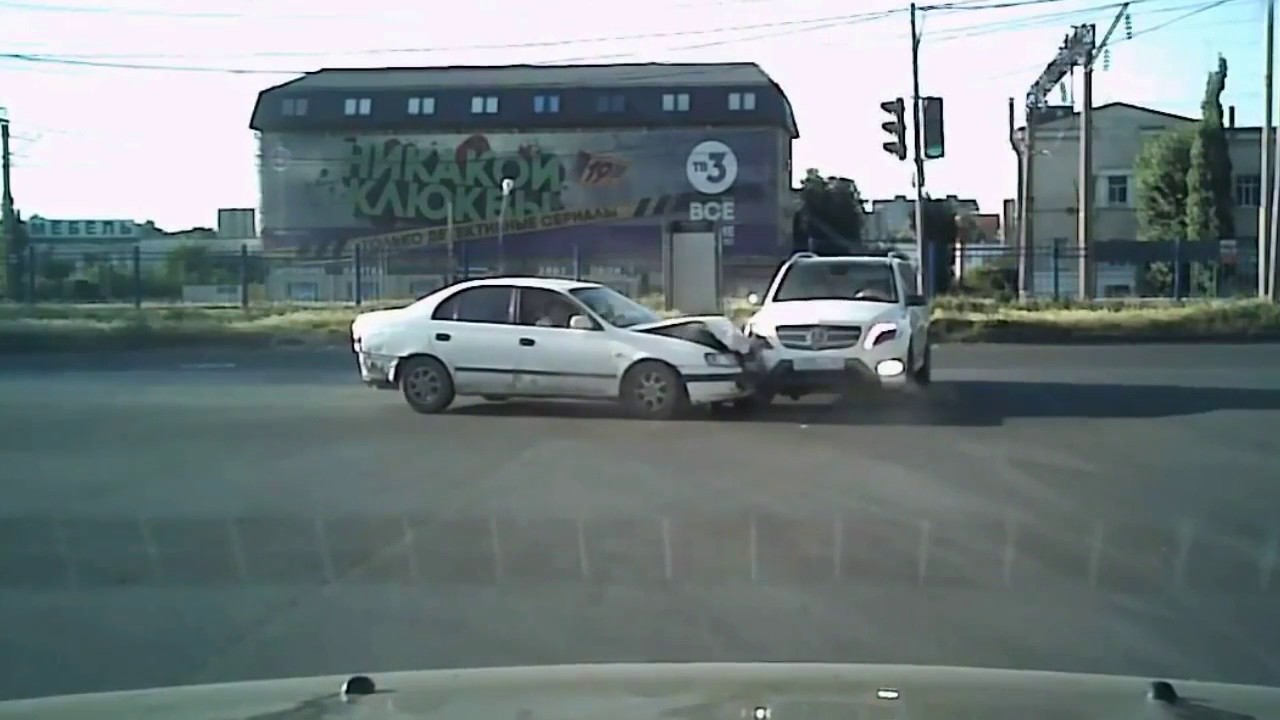 Mercedes GLK 2016 Frontal Impact Crash - YouTube