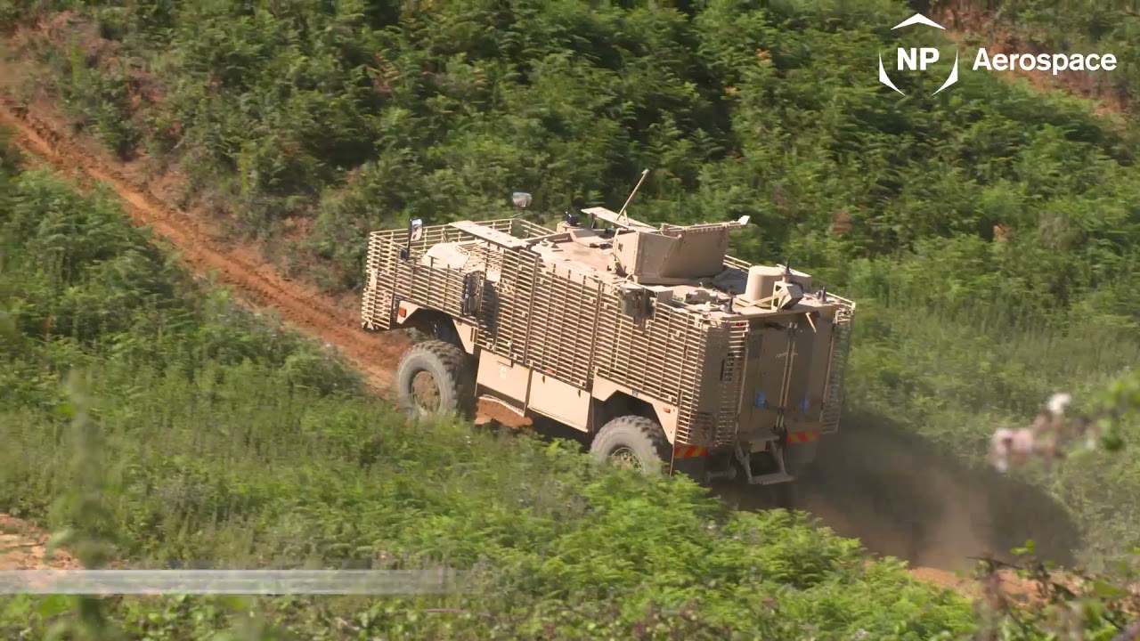 Watch 30 tonne military vehicles achieve impressive off-road ...