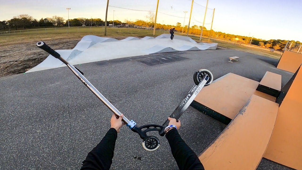 RIDING MINI PUMP TRACK - YouTube