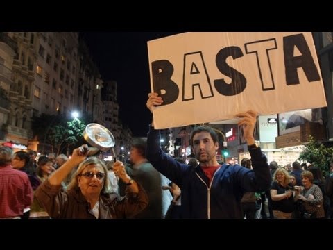 Arjantin'de yeni anayasa paketine protesto