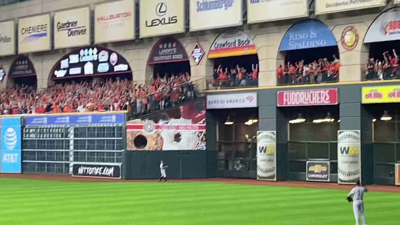 Altuve vs. Chapman walkoff AL Pennant 2019 - YouTube