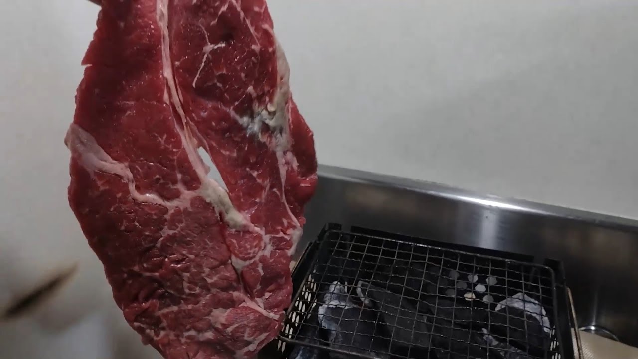 男のワイルドステーキ YOLER 焚き火台 B6サイズ - YouTube