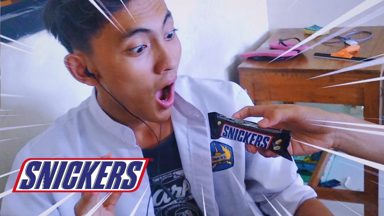 Iklan Waffer | SNICKERS - YouTube