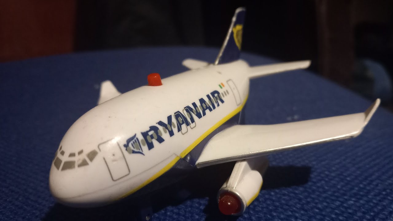 Ryanair pushback toy review - YouTube