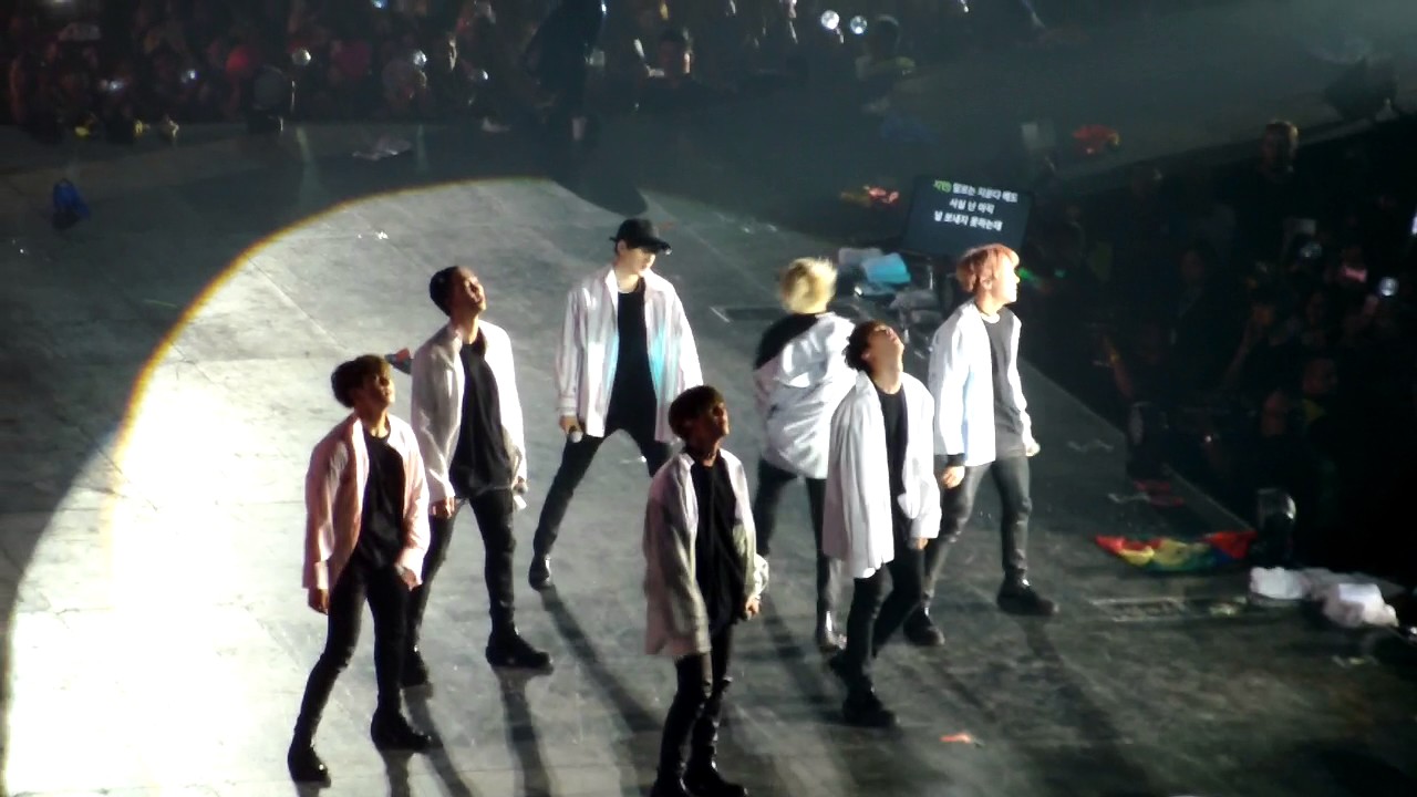 170312 BTS - Spring Day ('봄날) / The Wings Tour in Chile. - YouTube