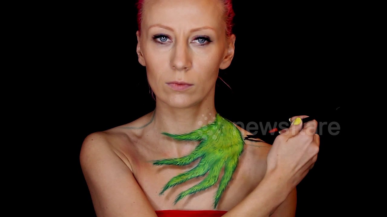 Makeup artist creates Grinch inspired body paint - YouTube
