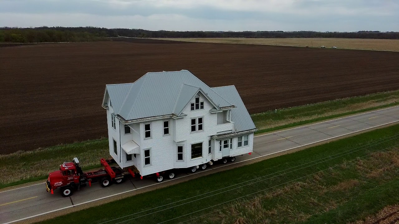 Old farmhouse being moved - YouTube