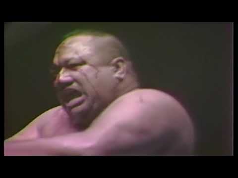 Houston Wrestling - Maniac Mark Lewin vs Tor Kamata - 1979 - YouTube