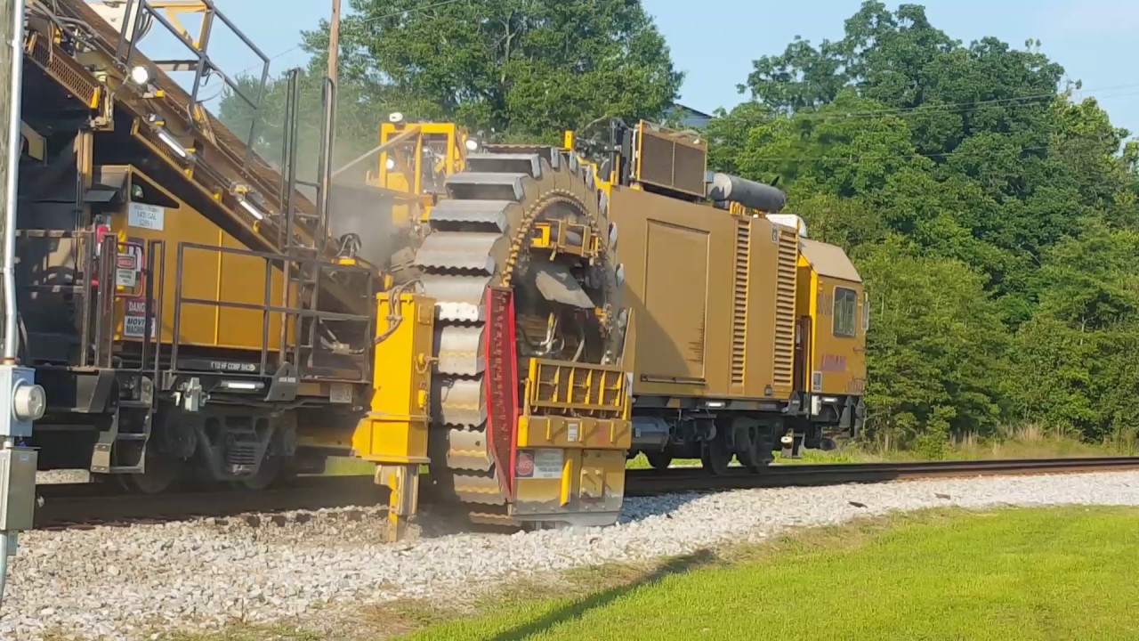 LORAM SBC-2402 Working the [CSX] Wilmington Sub!! - YouTube