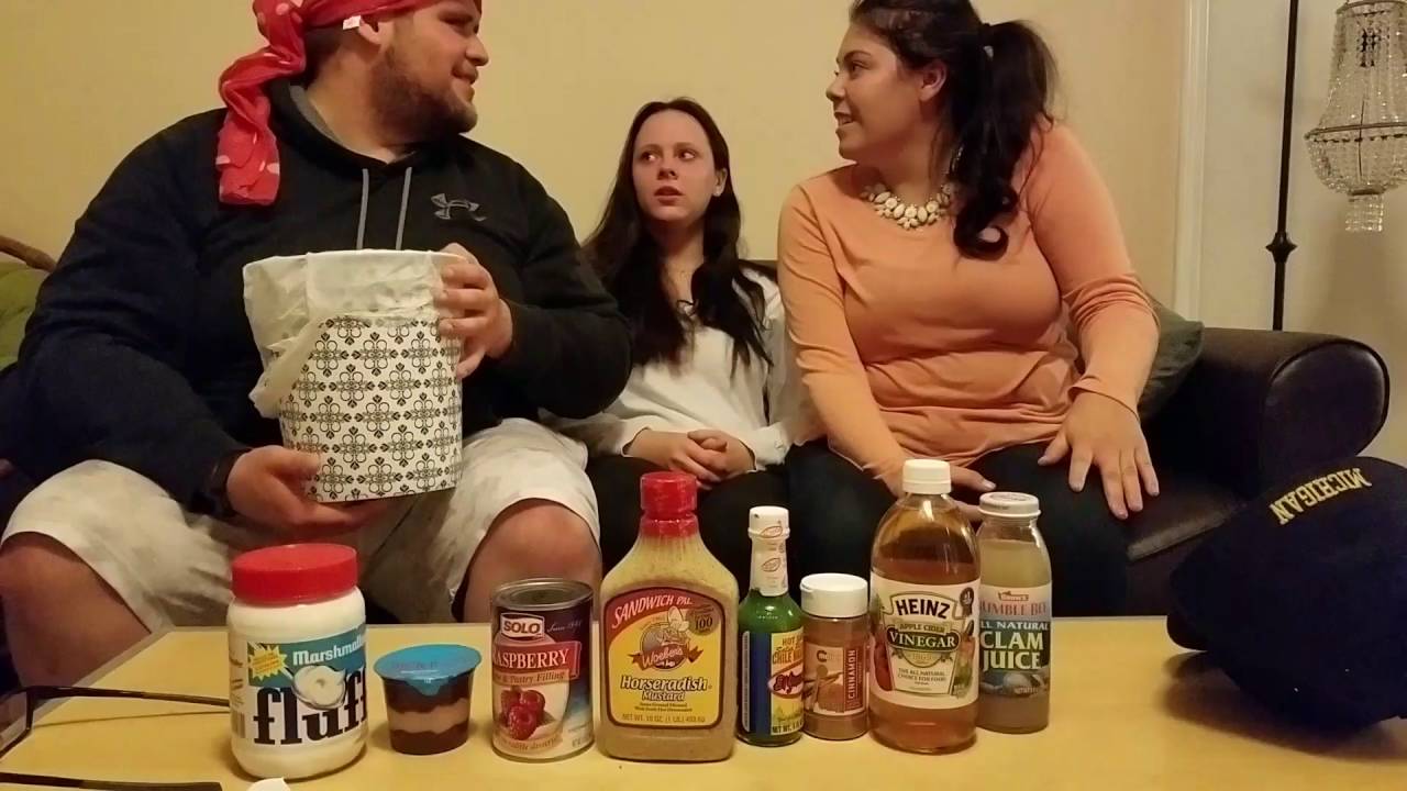 2 Girls 1 Spoon!! (Spoonful Challenge!) - YouTube