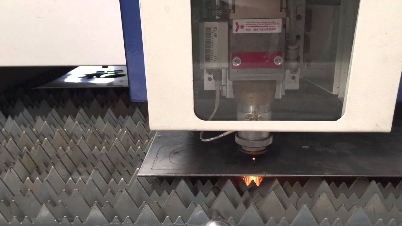 G.WEIKE LF1325 Fiber laser cutting machine - YouTube