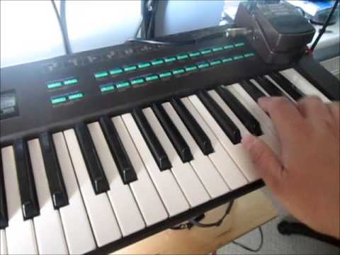 Yamaha DX27 (+Behringer RM600) - YouTube