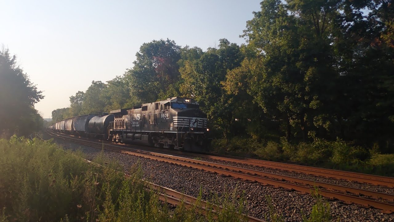 NS 9809 C40-9W Leads K76 through Piscataway! 9/13/24 - YouTube