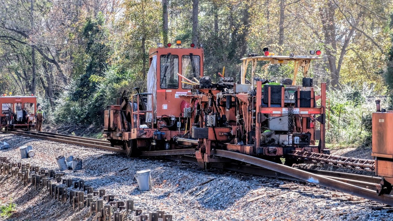 Norfolk Southern's R3 Dual Rail Gang replacing ribbon rail on the EC ...