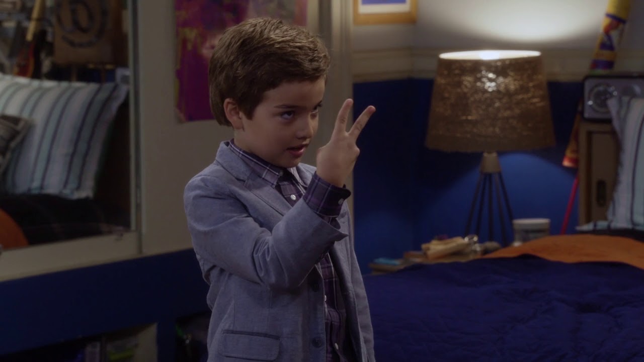 Fuller House S2E13Max crashes New Years party - YouTube