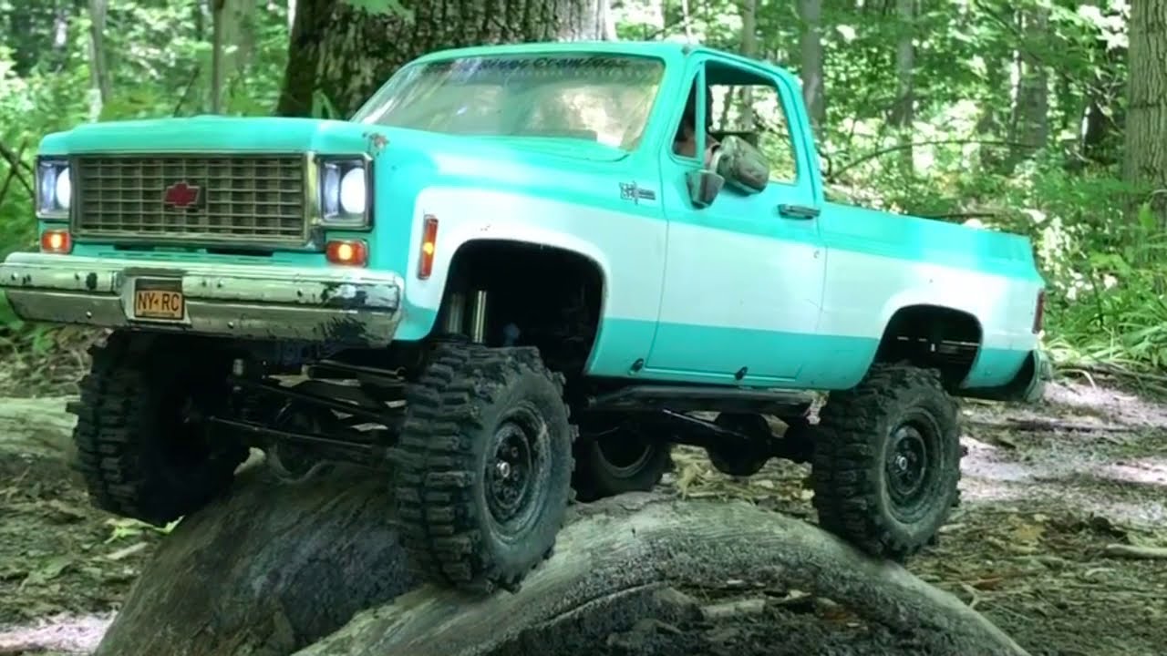 Scx10 custom truggy & rc4wd blazer hitting the trails - YouTube