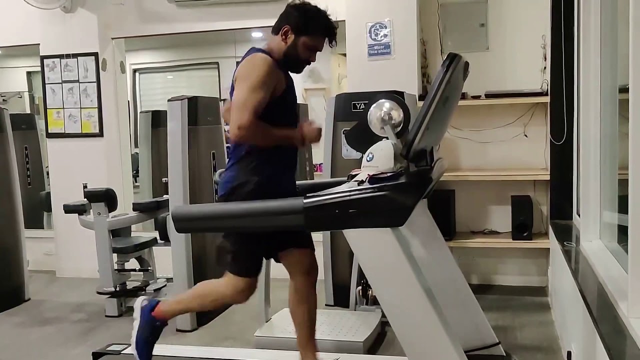 Running at Top Speed 22km/hr - YouTube