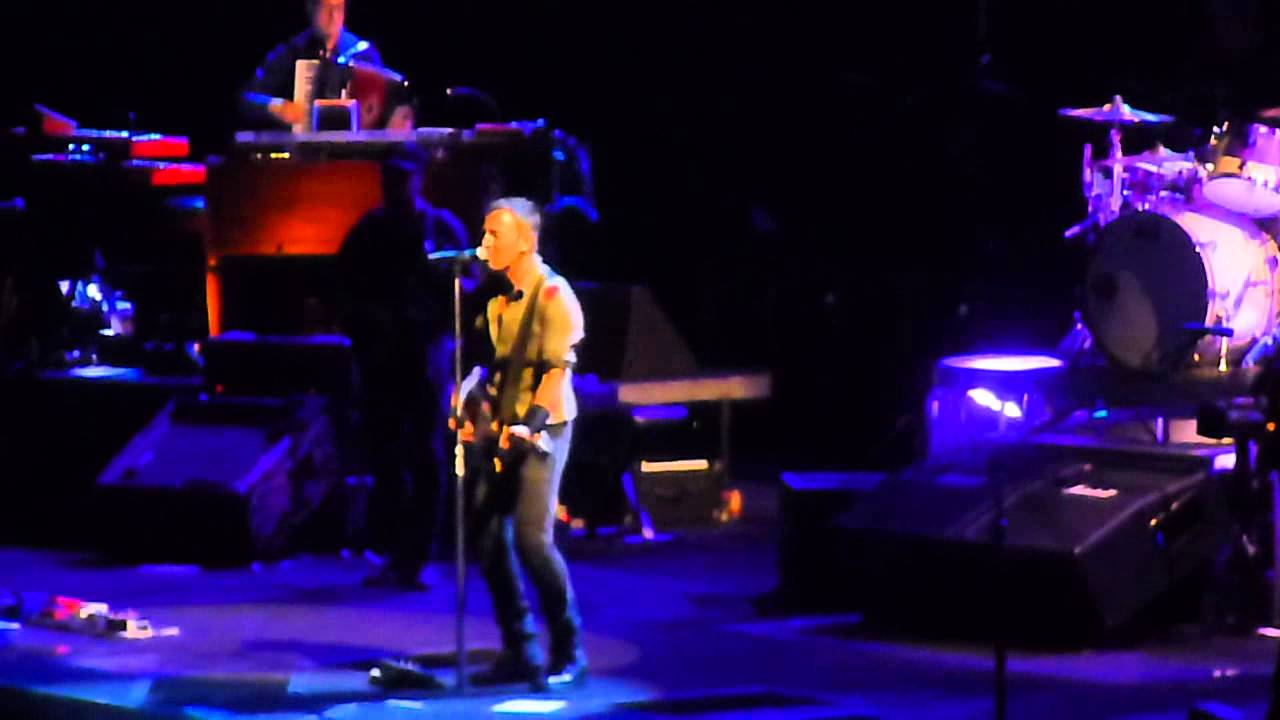 Bruce Springsteen The Wall- Born In The USA Pittsburgh April 22nd - YouTube