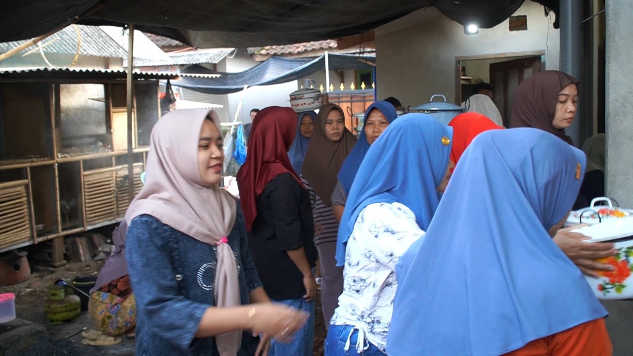 Tradisi Budaya Lombok BEGAWE MERARIK - YouTube