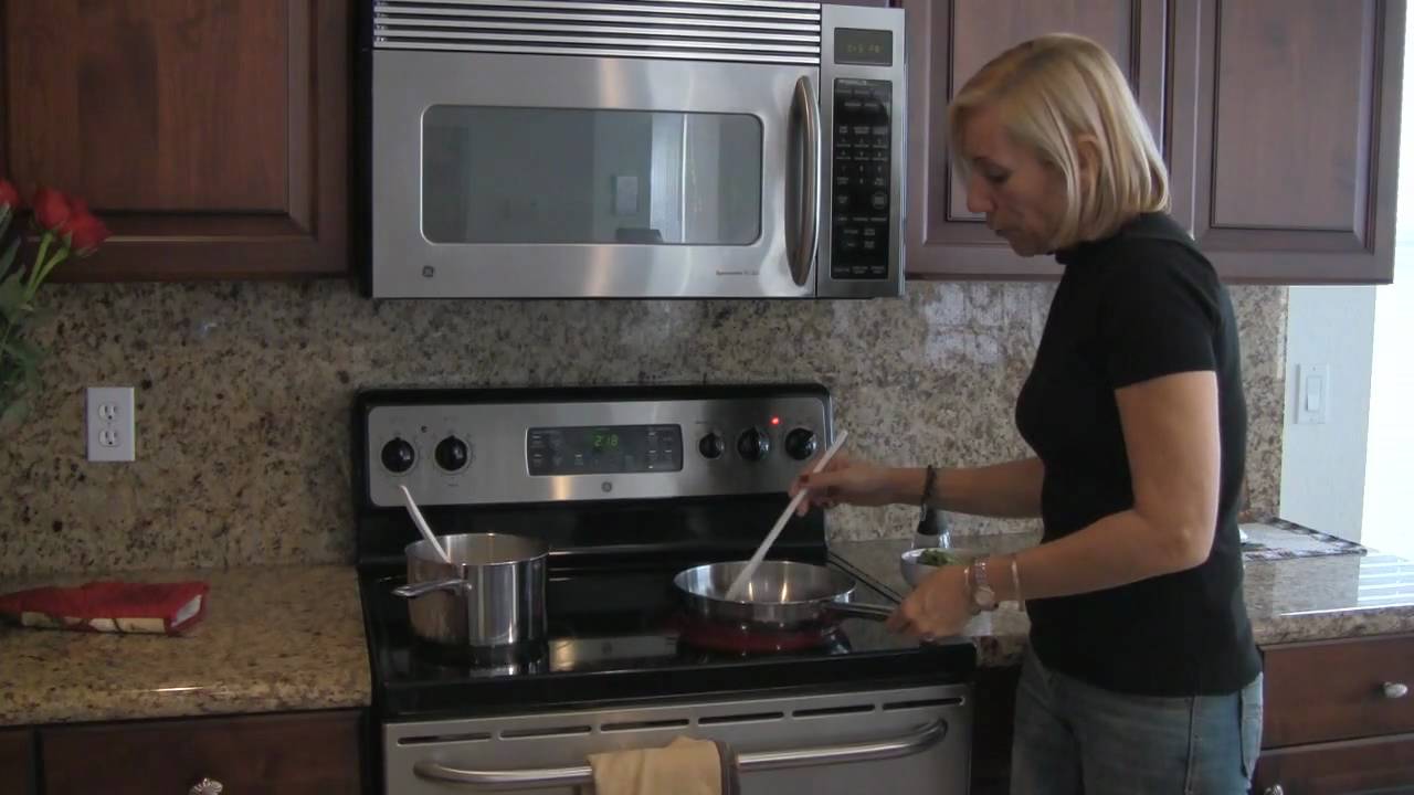 Sylvia Kitchen - Arroz com brocolis - YouTube