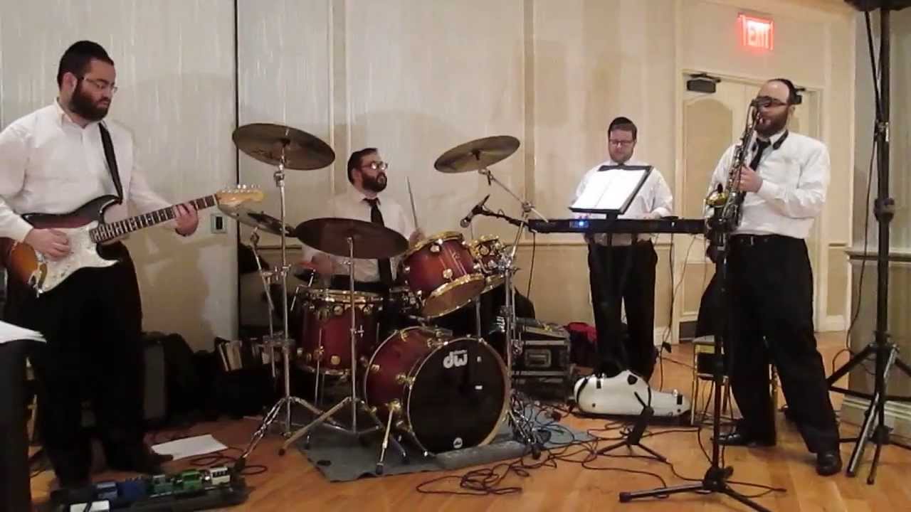 Yanky, Avie, Avromie & Tzvi - First and Second Dance at Ateres Golda ...