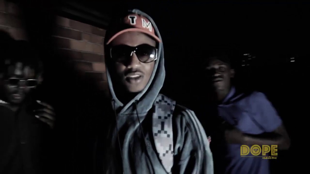 Emtee drops some bars from #Manando - YouTube