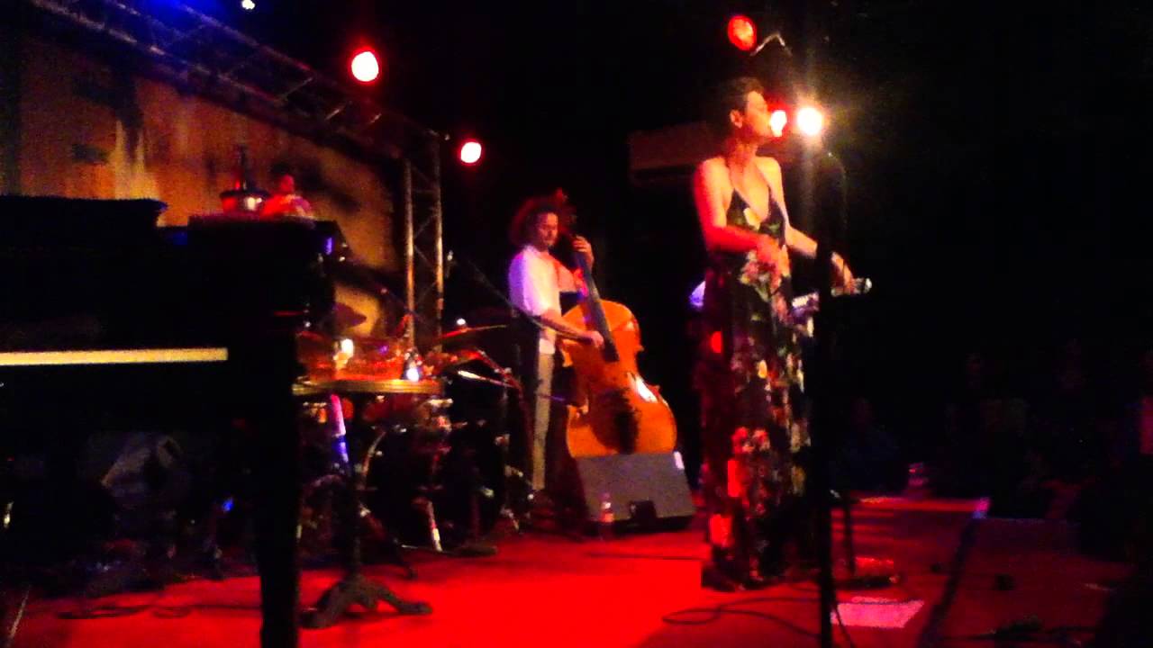 Paris Combo - Attraction Live 2013 - YouTube