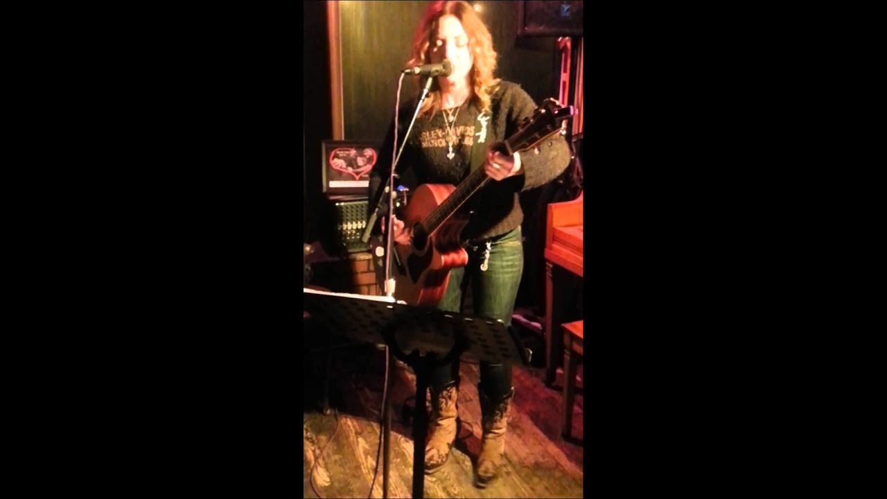 LISA GUYER-KILLING ME SOFTLY@CLARK'S TAVERN - YouTube