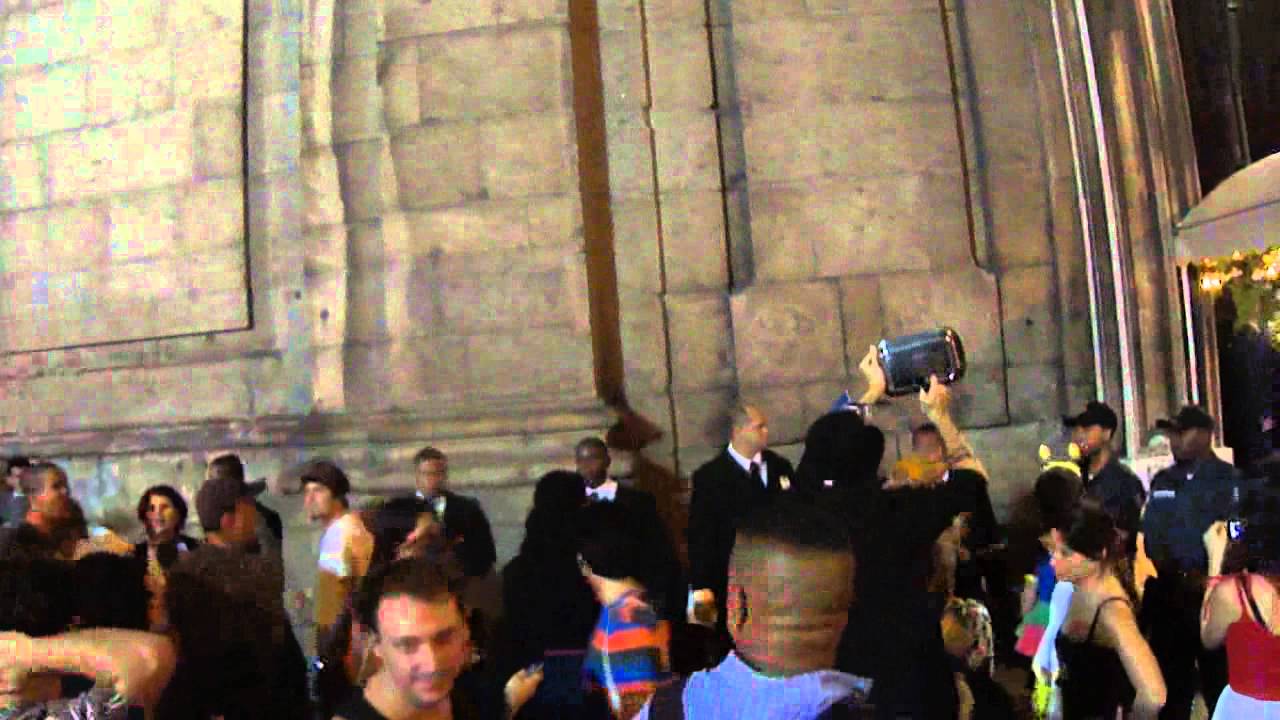 Manifestação no casamento da neta de Jacob Barata - 13-07-2013 - vaias ...