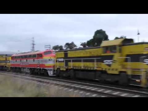 Victorian Railways Locomotive B65 Auscision returns to Victoria - YouTube