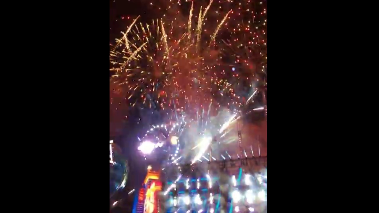 MORE FIREWORKS FROM WRESTLEMANIA!!! THIS IS AWESOME!!! WWE - YouTube