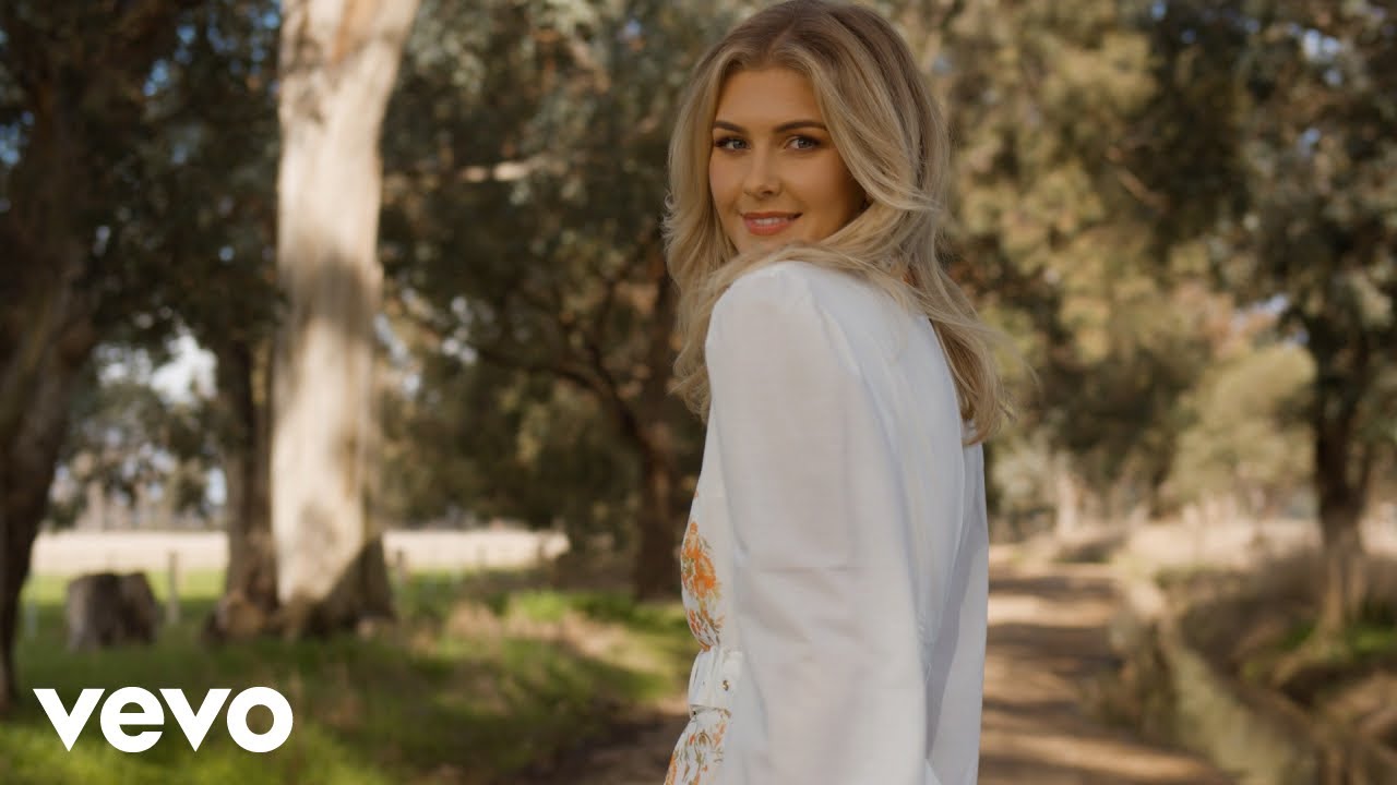 Jade Gibson - Country Mile (Official Music Video) - YouTube