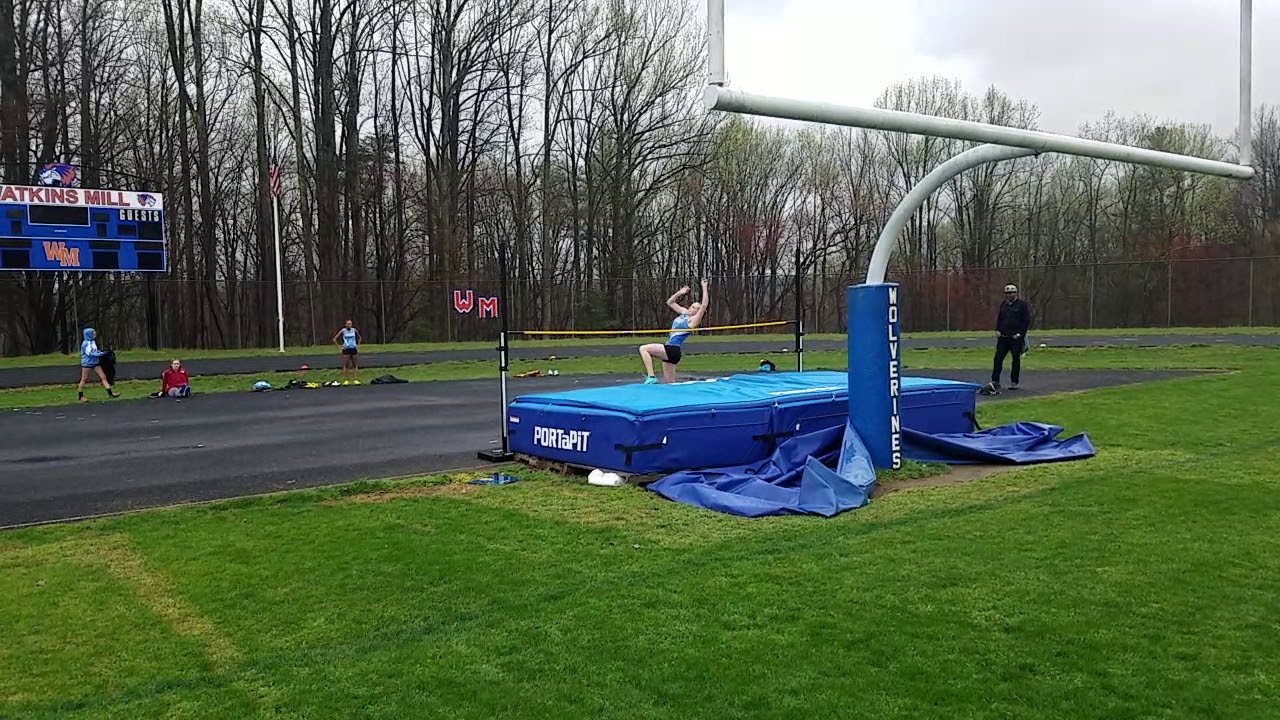 Senior Dana Moskowitz attempt at 4ft 6in - YouTube