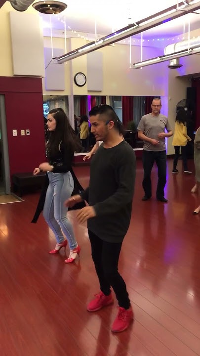 BACHATA CLASS / learn to dance Bachata By Shaka Dancer - YouTube