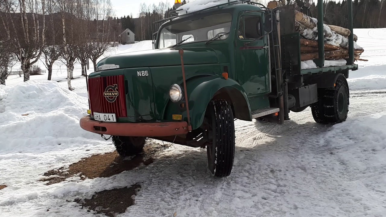 Volvo n86 ute på hal is - YouTube